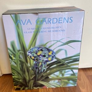 Ava Gardens | Other | Ava Garden Hand Blown Glass Garden Art Mushroom | Poshmark
